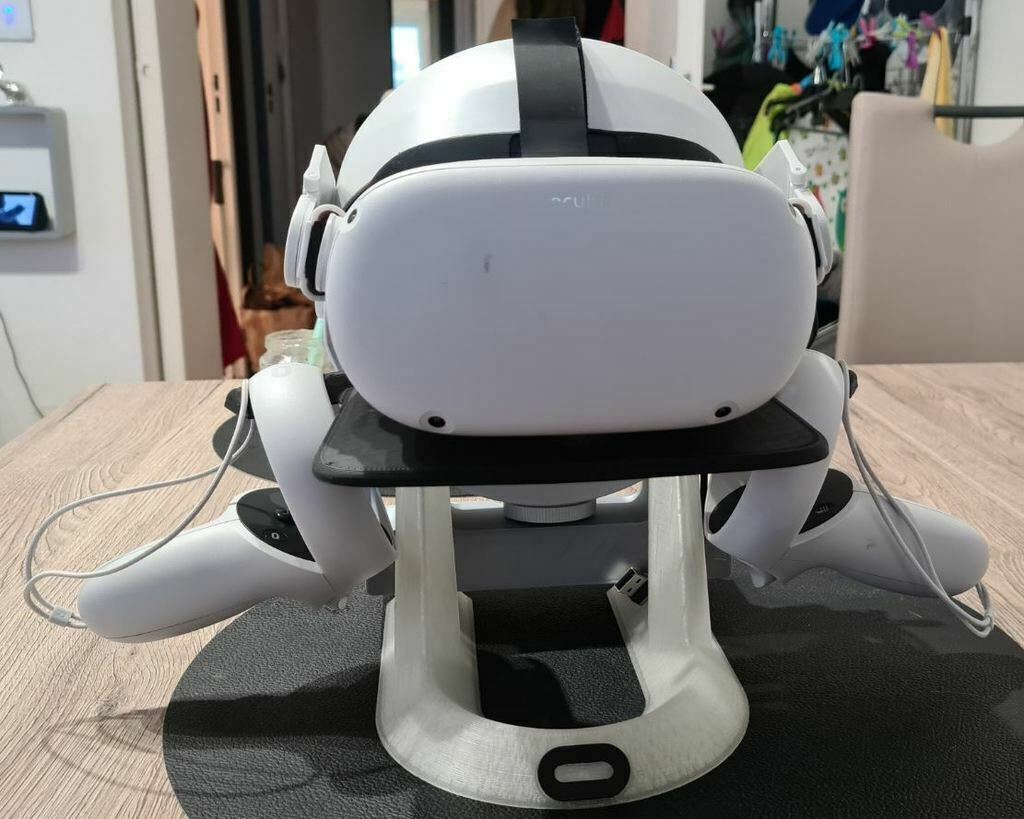 Fichier STL Stand pour OCULUS QUEST 2 avec logo・Modèle à imprimer en 3D ...