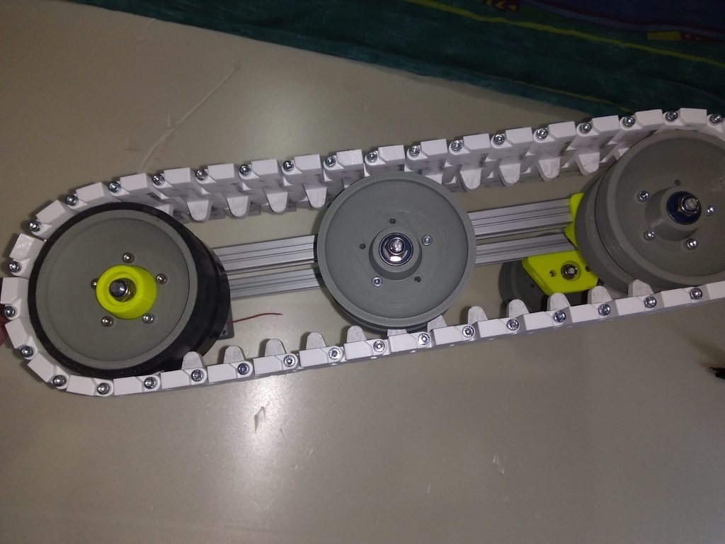 Free 3D file Modular scalable tracked R/C ground vehicle・3D printer ...