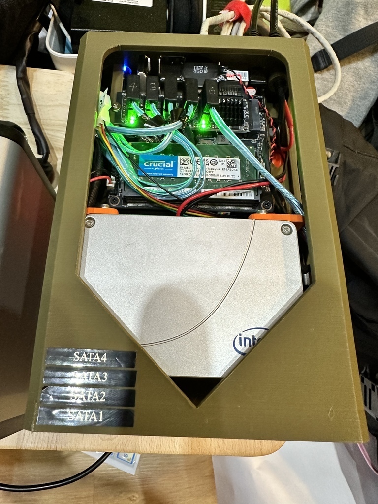 Free 3D file QNAS SATA SSD cache assembly frame 🖼️・3D printable model ...