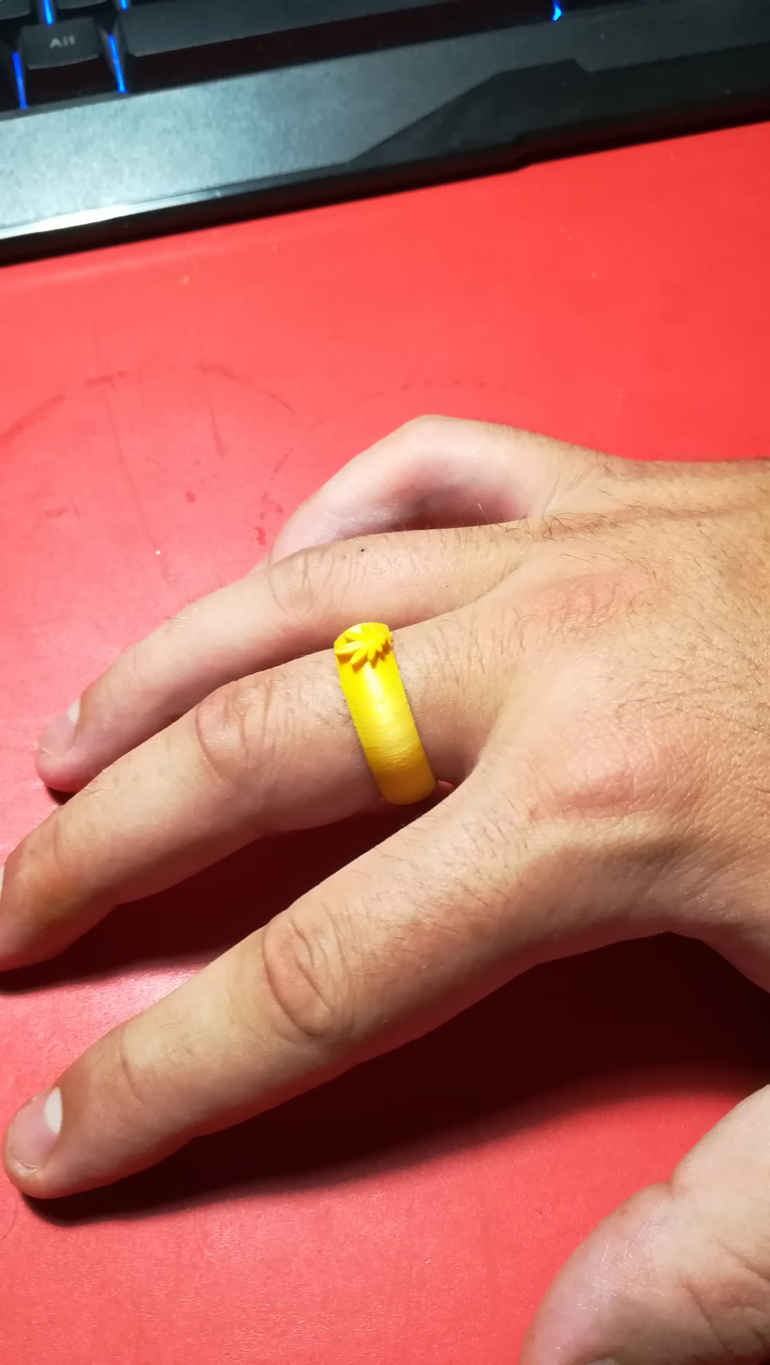 STL file Ring with marijuana leaf, Cannabis ring・3D printable design to ...