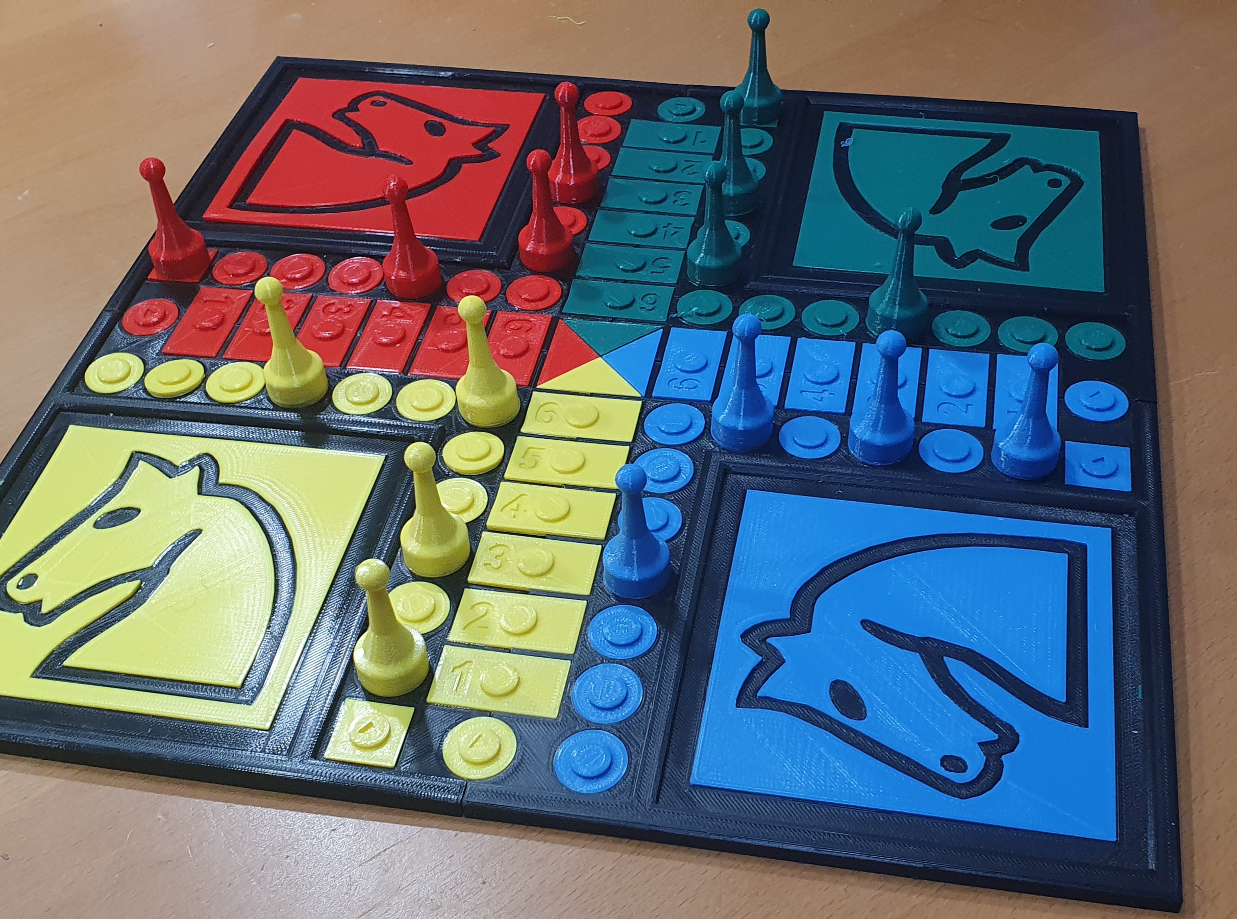 Fichier STL gratuit Jeu des petits chevaux (Dada) 🎲・Modèle pour ...
