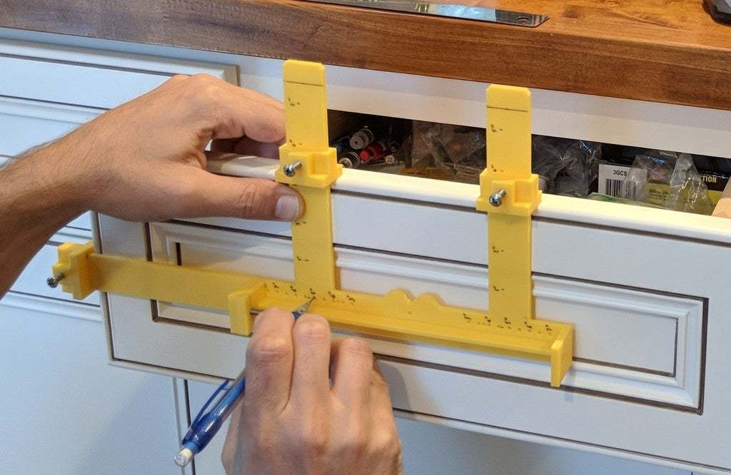 Free STL file Cabinet Handle Jig 🧑‍🔧・3D printer design to download・Cults