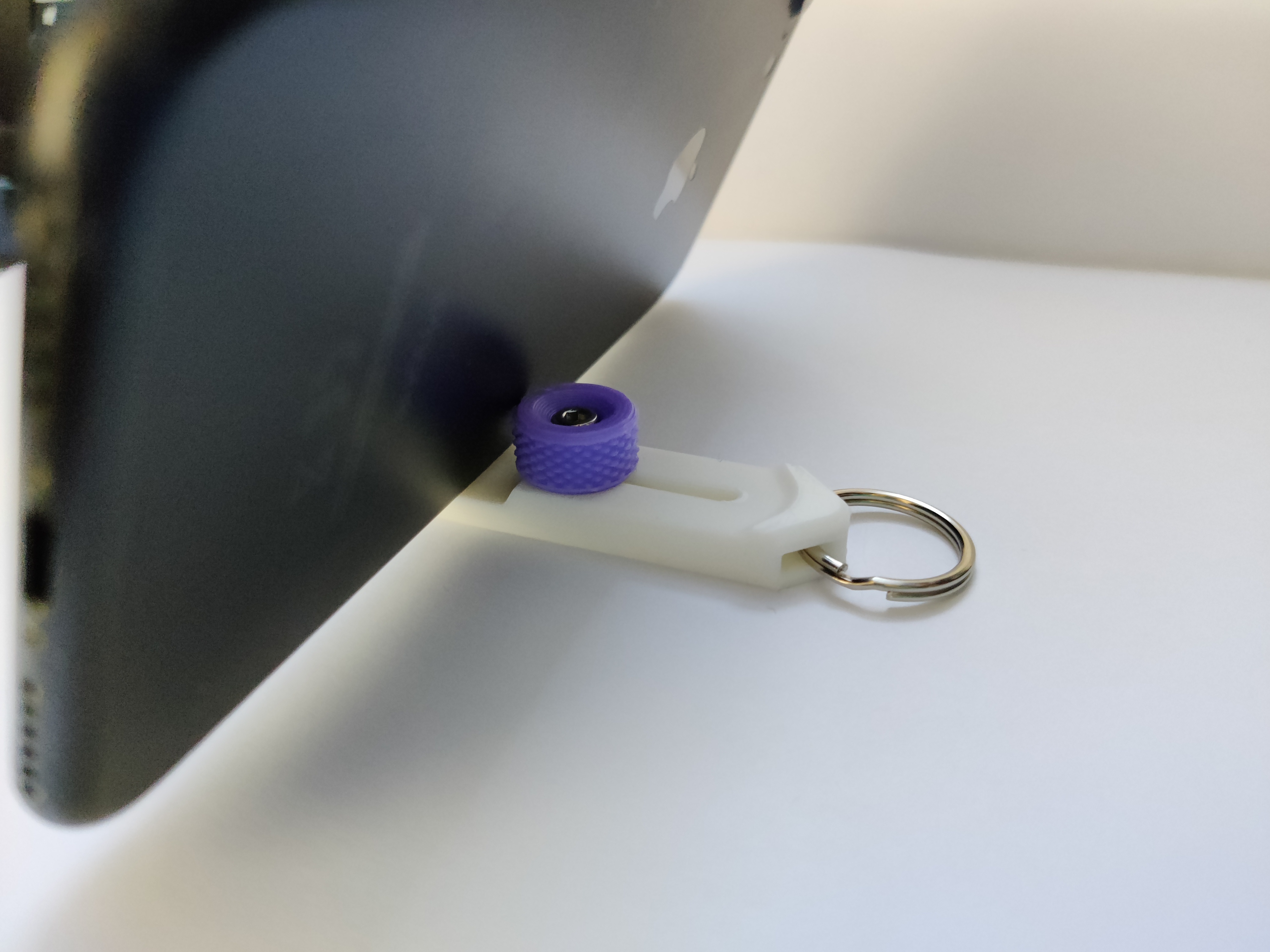 STL file Adjustable Keychain Phone Stand 🗝️・3D printer model to ...