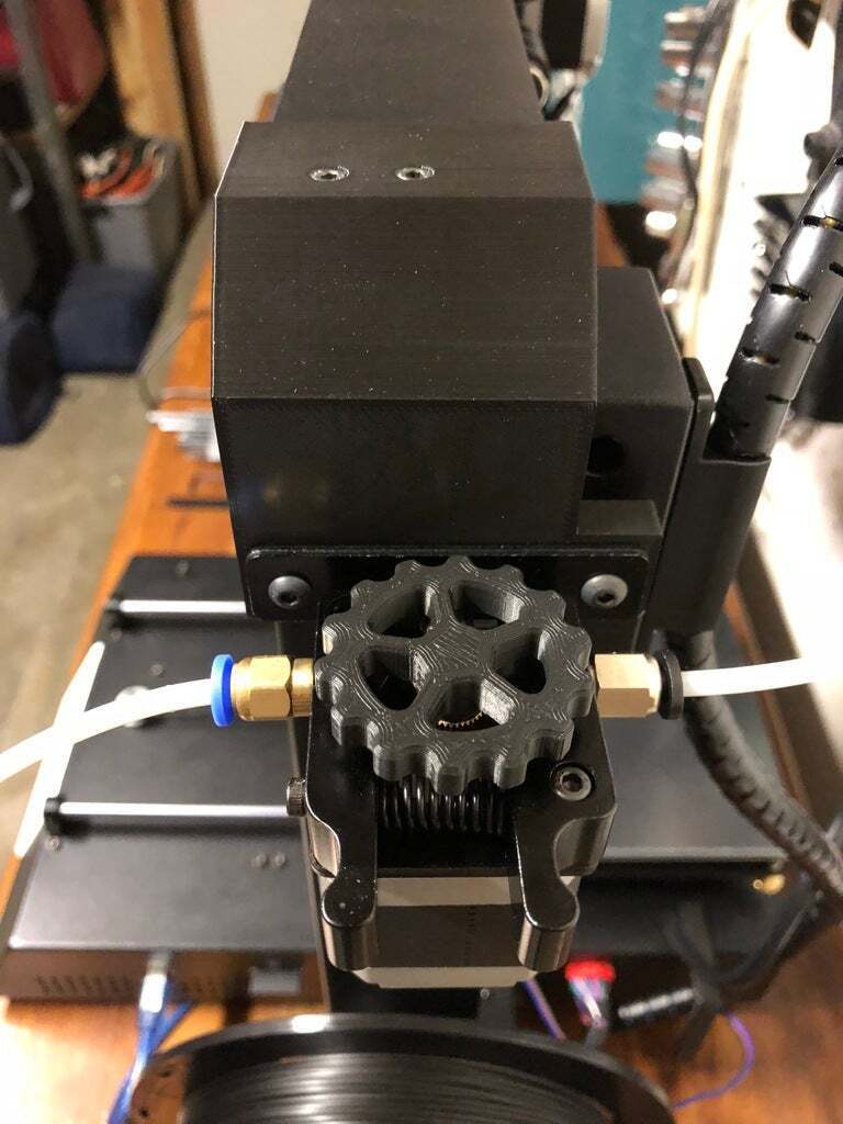 Free STL file Anycubic i3 Mega side extruder mount and cable management ...