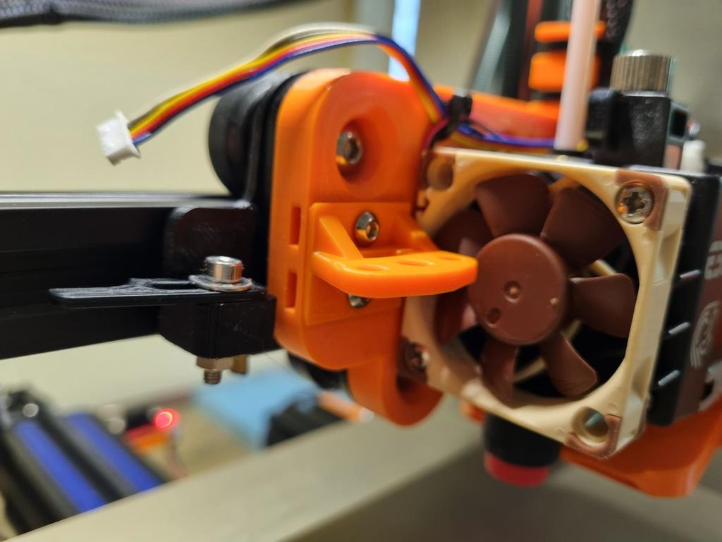 Free 3D file REINFORCED BL-Touch Mount for Hemera・3D printable design ...