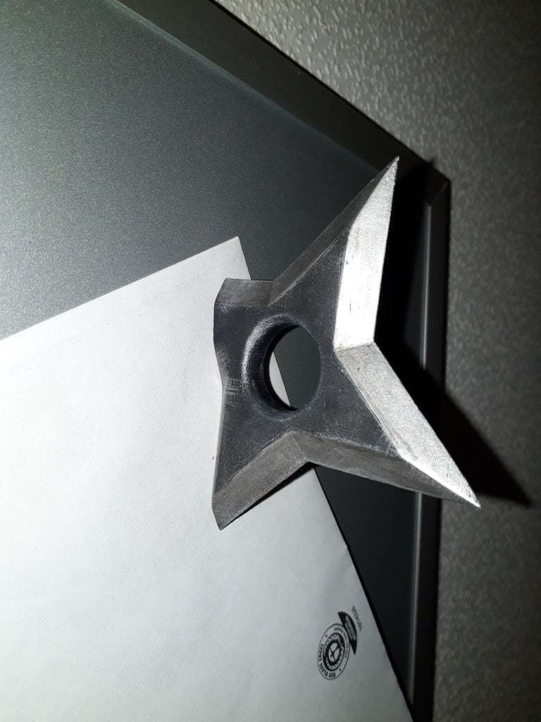 Free STL file Ninja throwing star fridge magnet・3D printing idea to ...