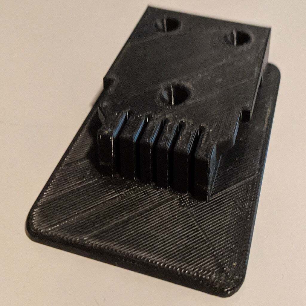 Free STL file Dewalt 20v tool holder with scuff plate 🔧・3D printable ...