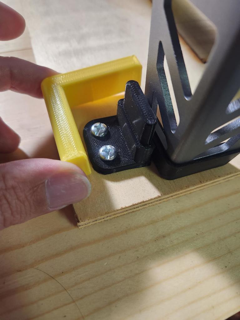 Free 3D file Offset Corner Bracket for securing Desktop Laser 🏠・3D ...