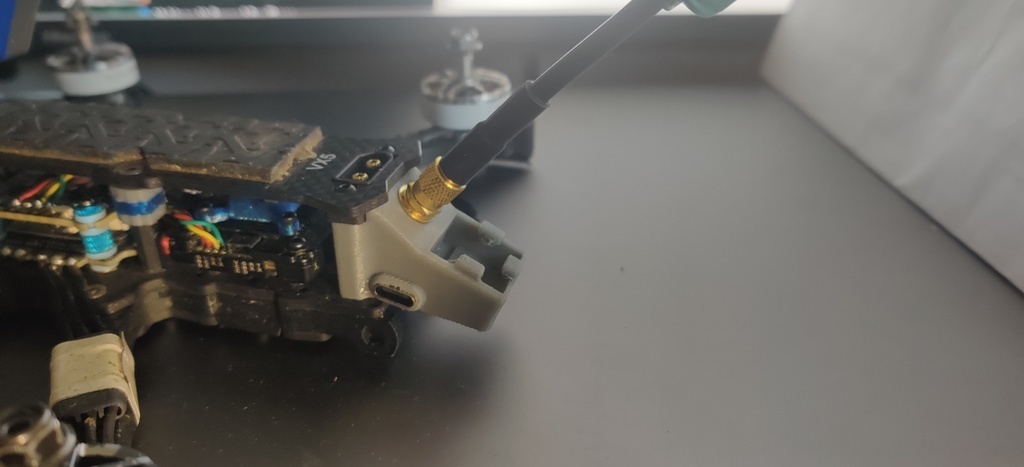 Free 3D file Foxeer M10Q 180 GPS Mount with SMA and USBC・3D printer ...