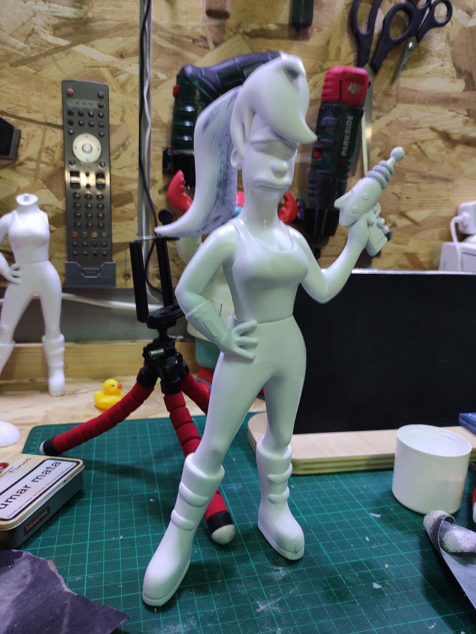 STL file Leela from Futurama・3D print model to download・Cults