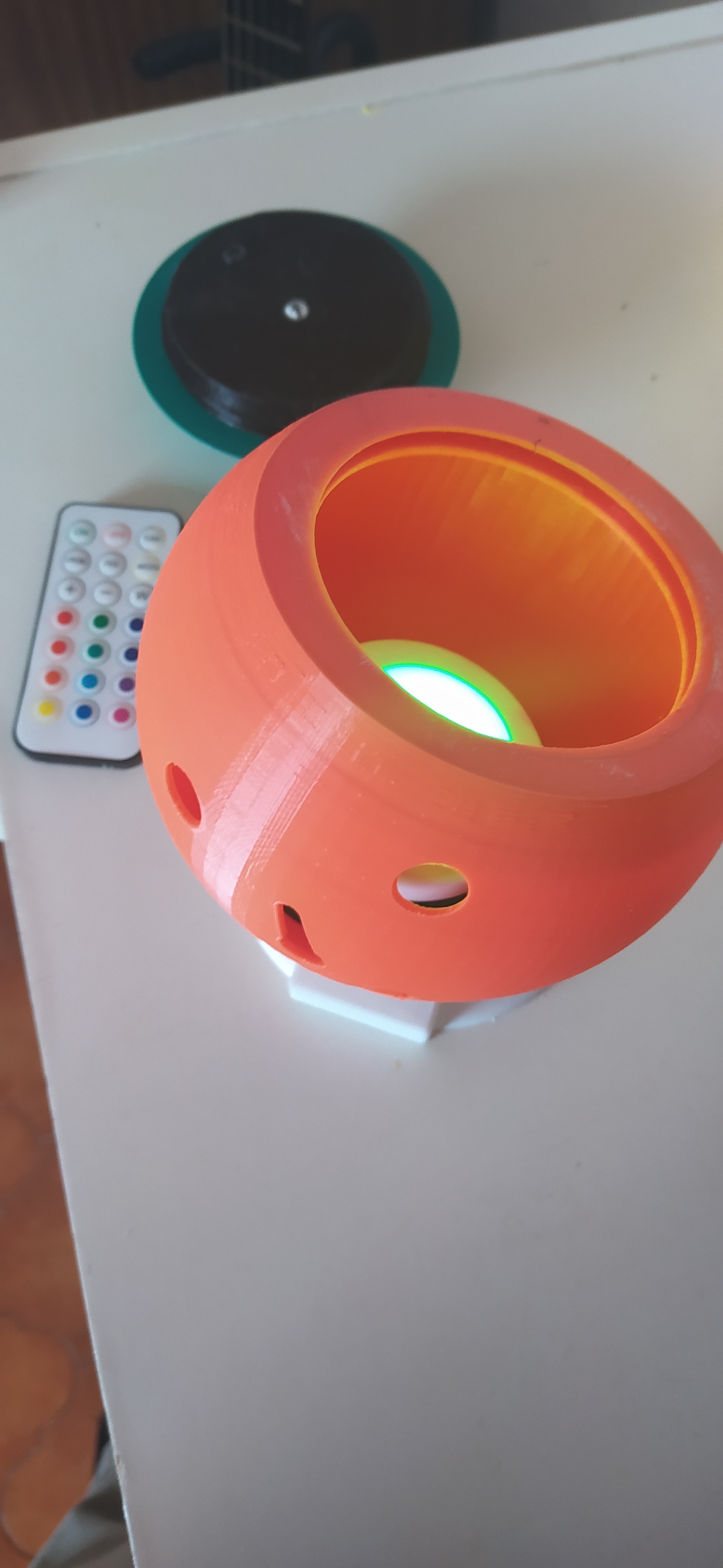 STL file the kibble ball, its light, dog, cat, 🐕・Model to download and ...