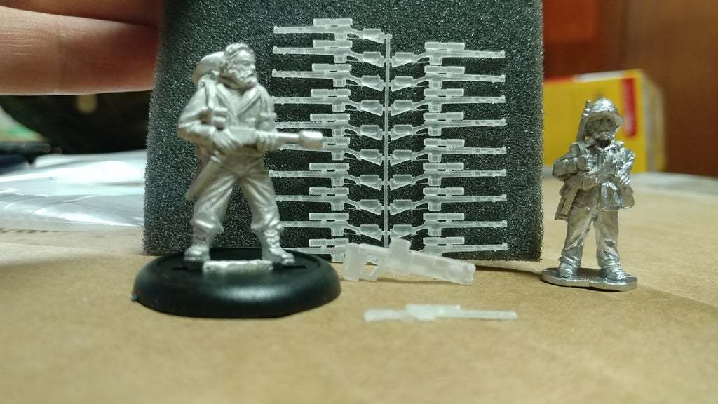 Free STL file Observer's Rugged Enfield Laser Rifle 🎲・3D printing ...