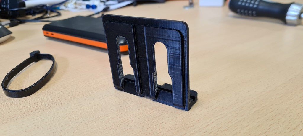 Free 3D file Oculus Quest 2 Battery mount Remix・Template to download ...