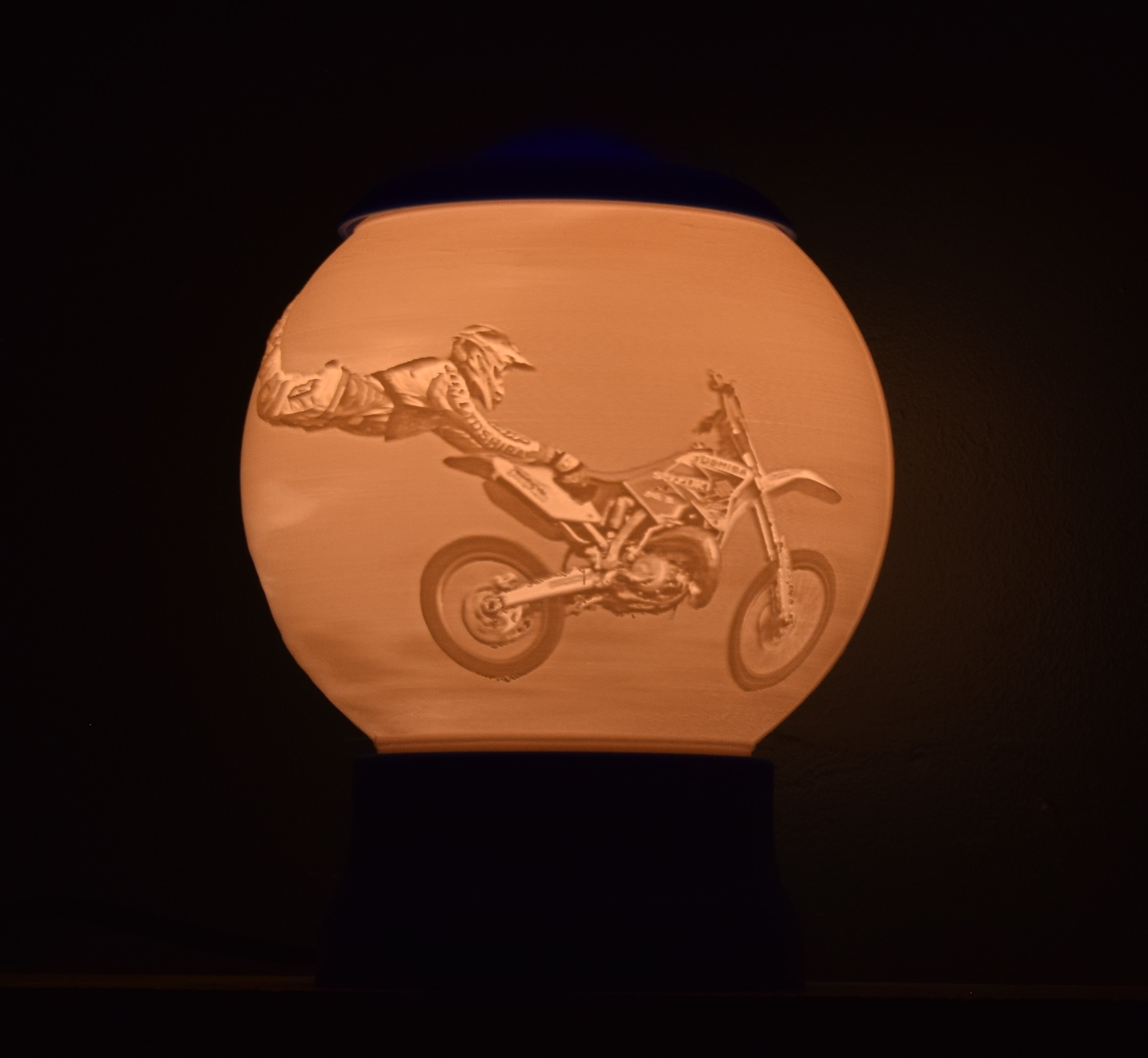 STL file Lithophanie motocross lamp・Model to download and 3D print・Cults