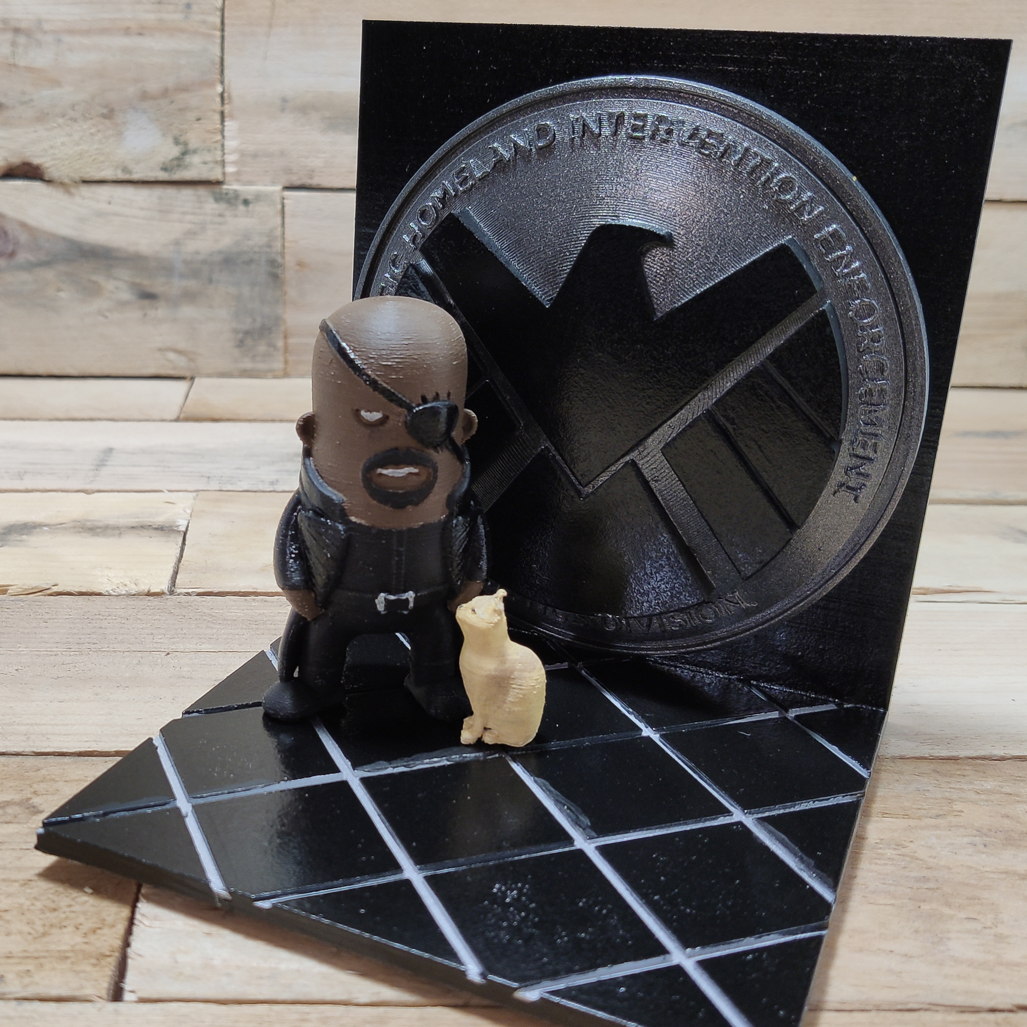 Fichier STL gratuit Diorama pour Mini Dude - Figurine non incluse 🎨 ...