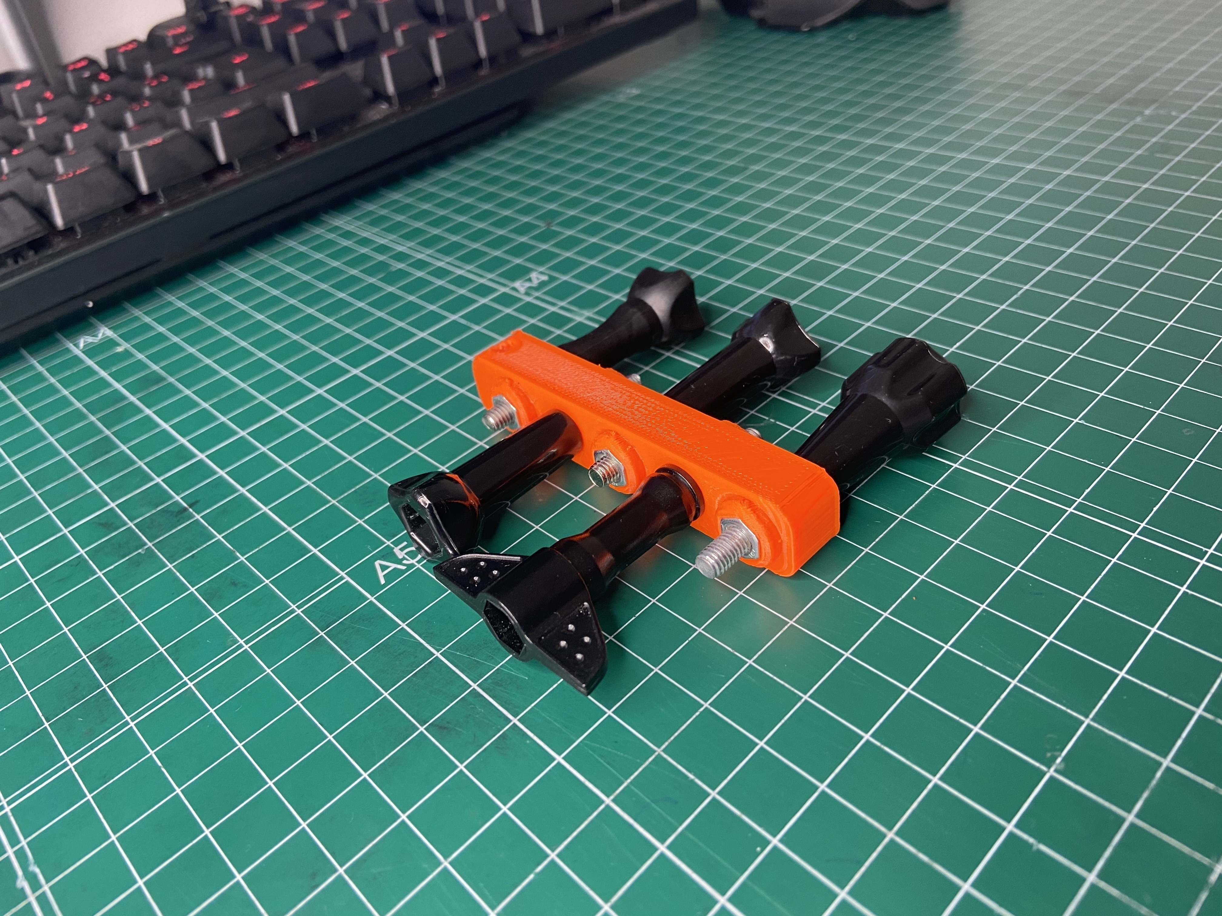 STL file Gopro keychain screw organizer 🗝️・3D printing template to ...