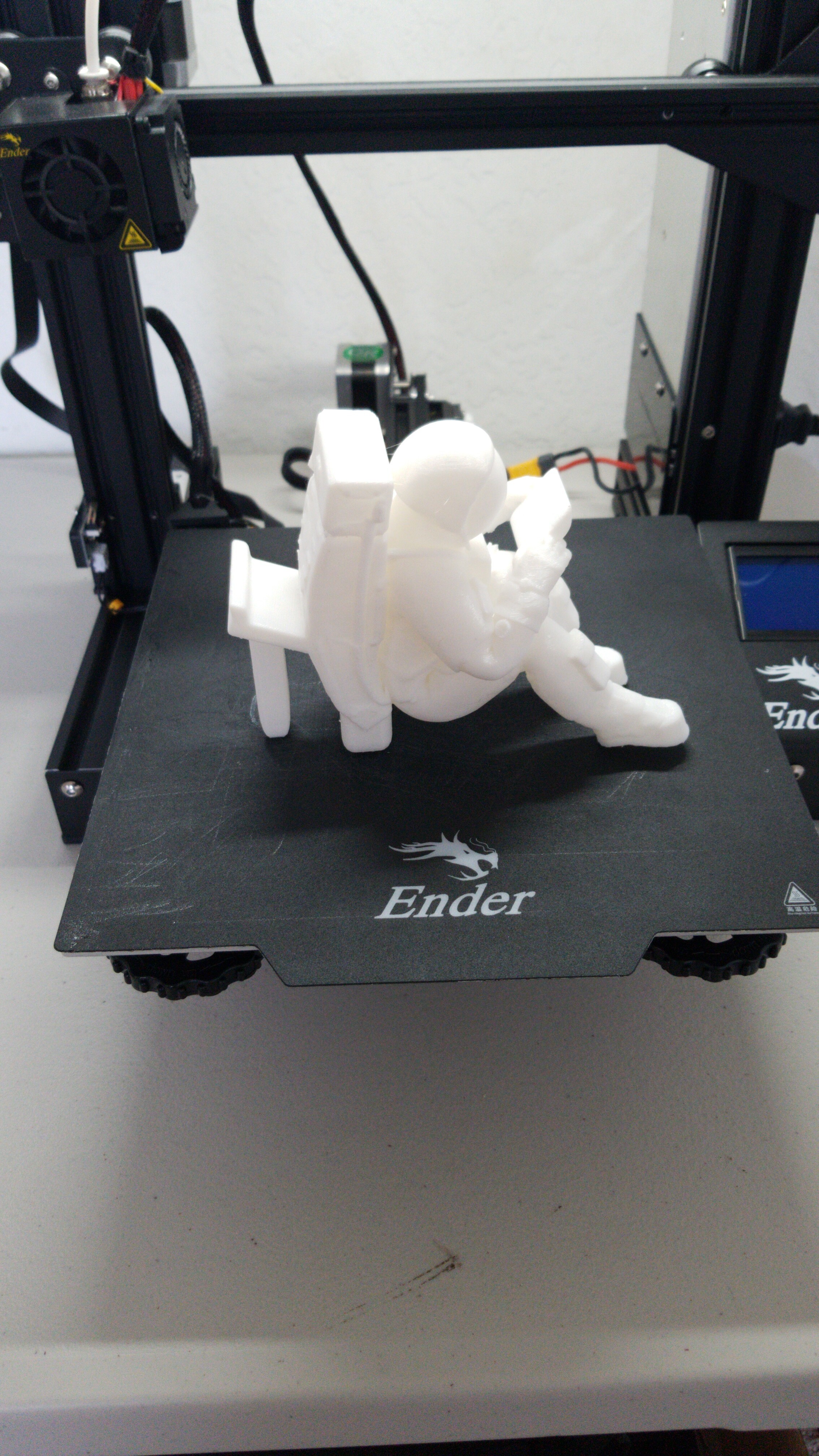 3D printer Astronaut Cell Phone Holder • made with Ender 3D pro・Cults