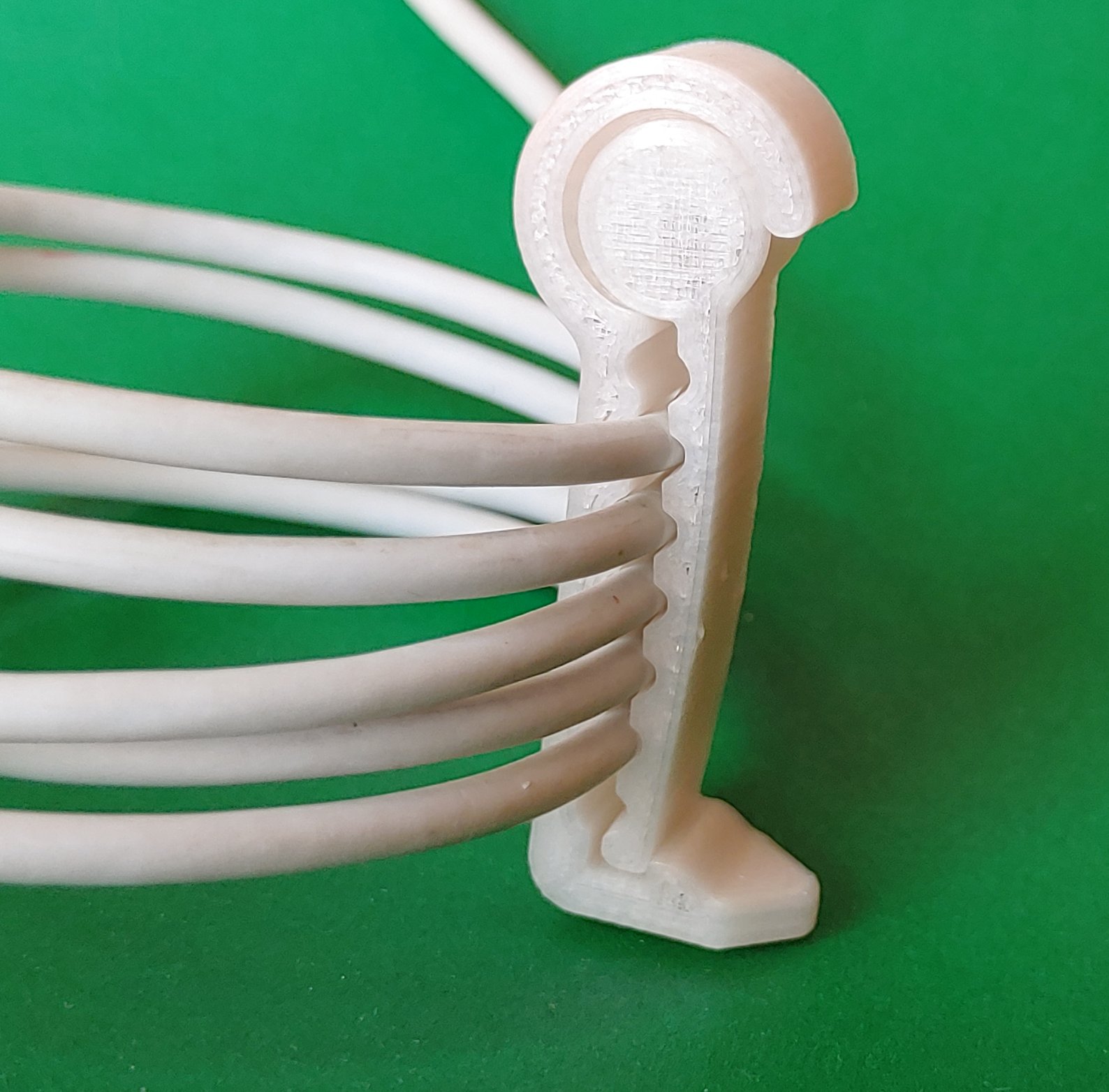 Free STL file Cable clamp・3D printer design to download・Cults