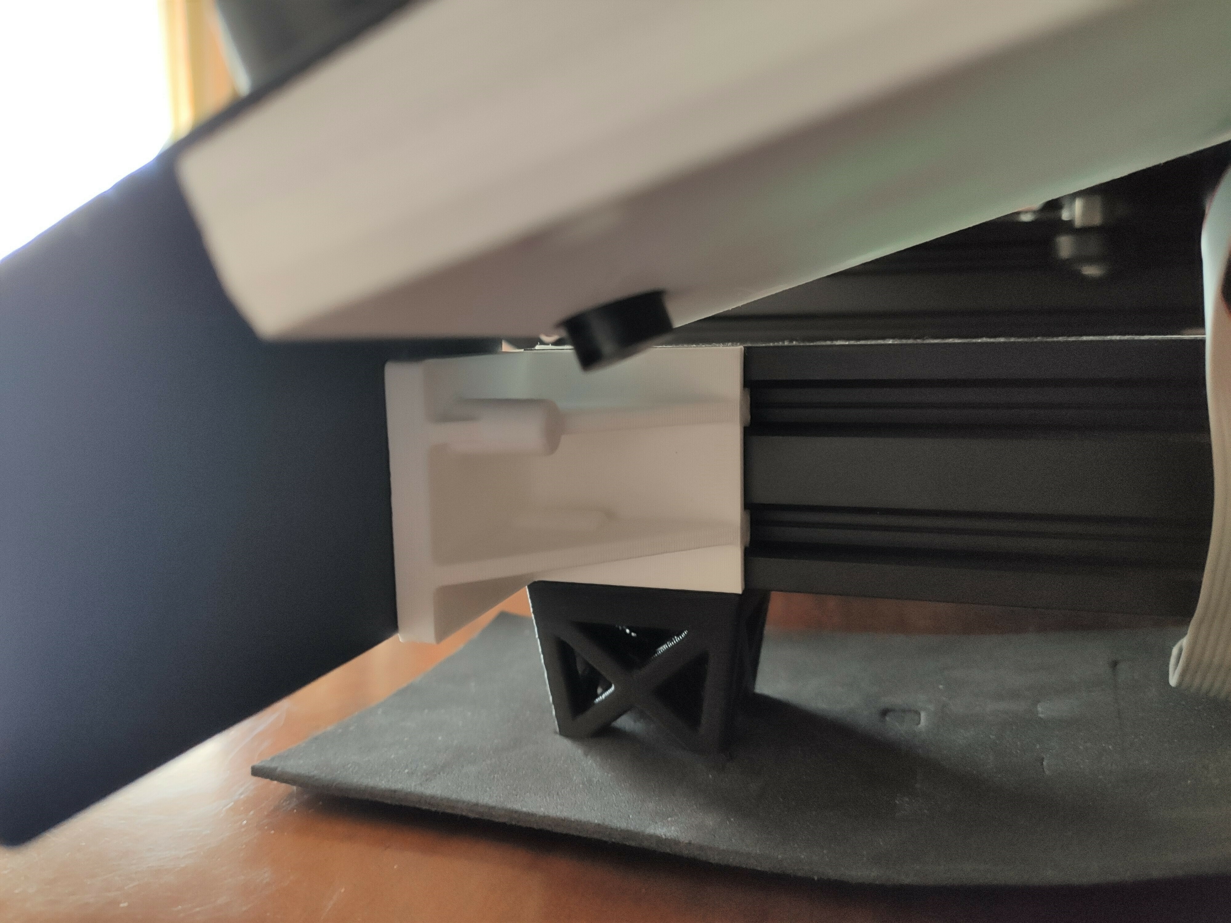 STL file Ender 3 screen support・3D printing design to download・Cults