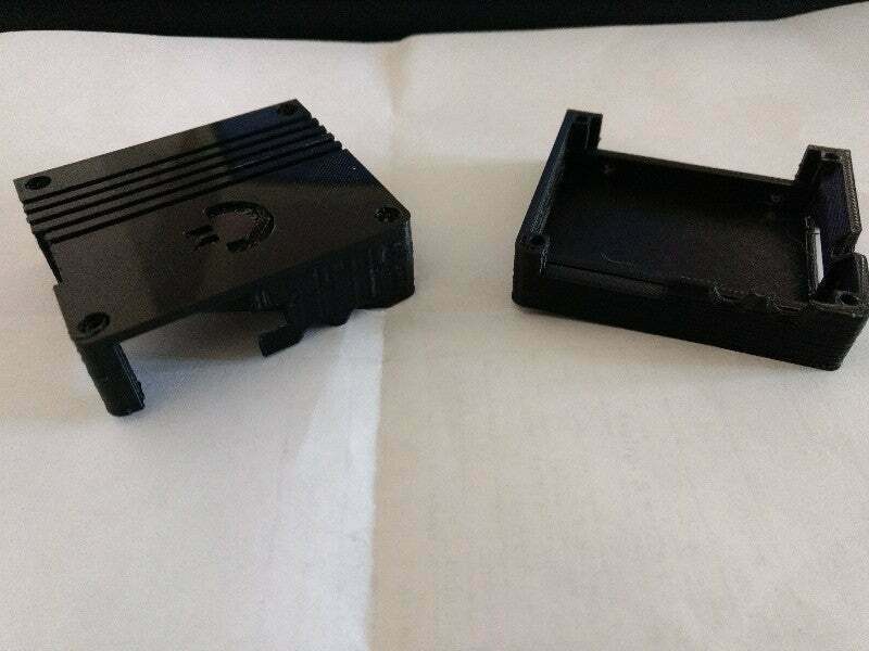 Файл STL SD2IEC Case SIMON (ÖZAY TURAY)・Модель 3D-принтера для загрузки ...