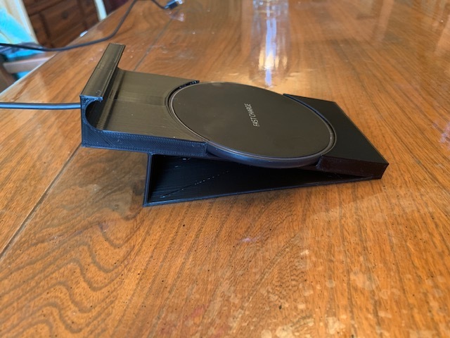 Fichier 3D gratuit Support iPhone mural ou de bureau / iPhone desk or ...