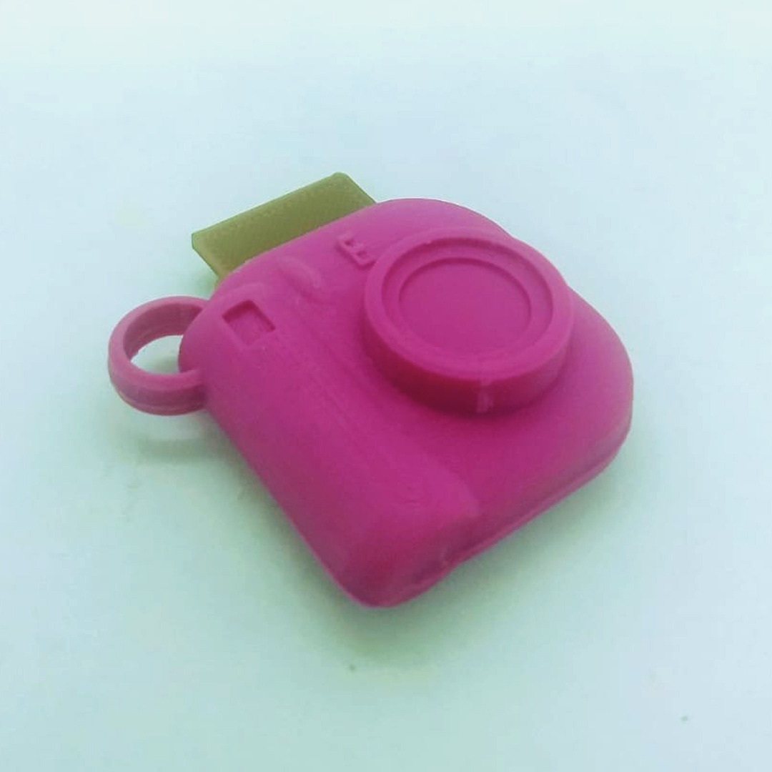 STL file Polaroid camera keychain 📷・3D printer model to download・Cults