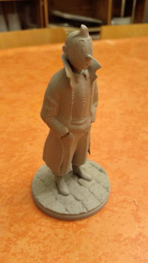 Fichier STL gratuit Tintin (fendu) et sa base (empreinte de pied)・Modèle à télécharger et à ...