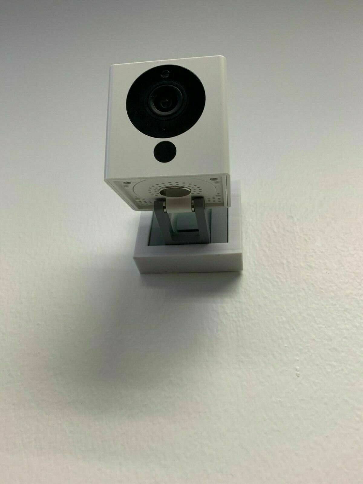 STL file Wyze Cam V2 Wall Mount・3D printable design to download・Cults