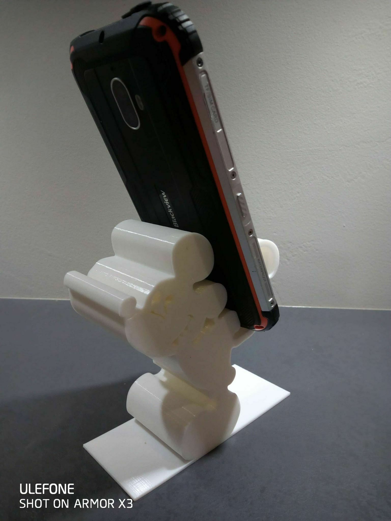 STL file Cell phone holder - phone holder・Design to download and 3D ...