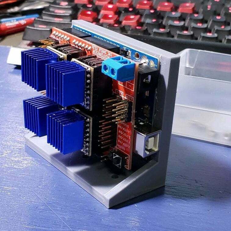 Free STL file Arduino Vertical Holder・3D printing design to download・Cults