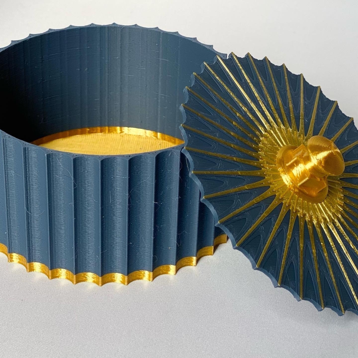 STL file Reversed Scallop Edge Box・3D print design to download・Cults