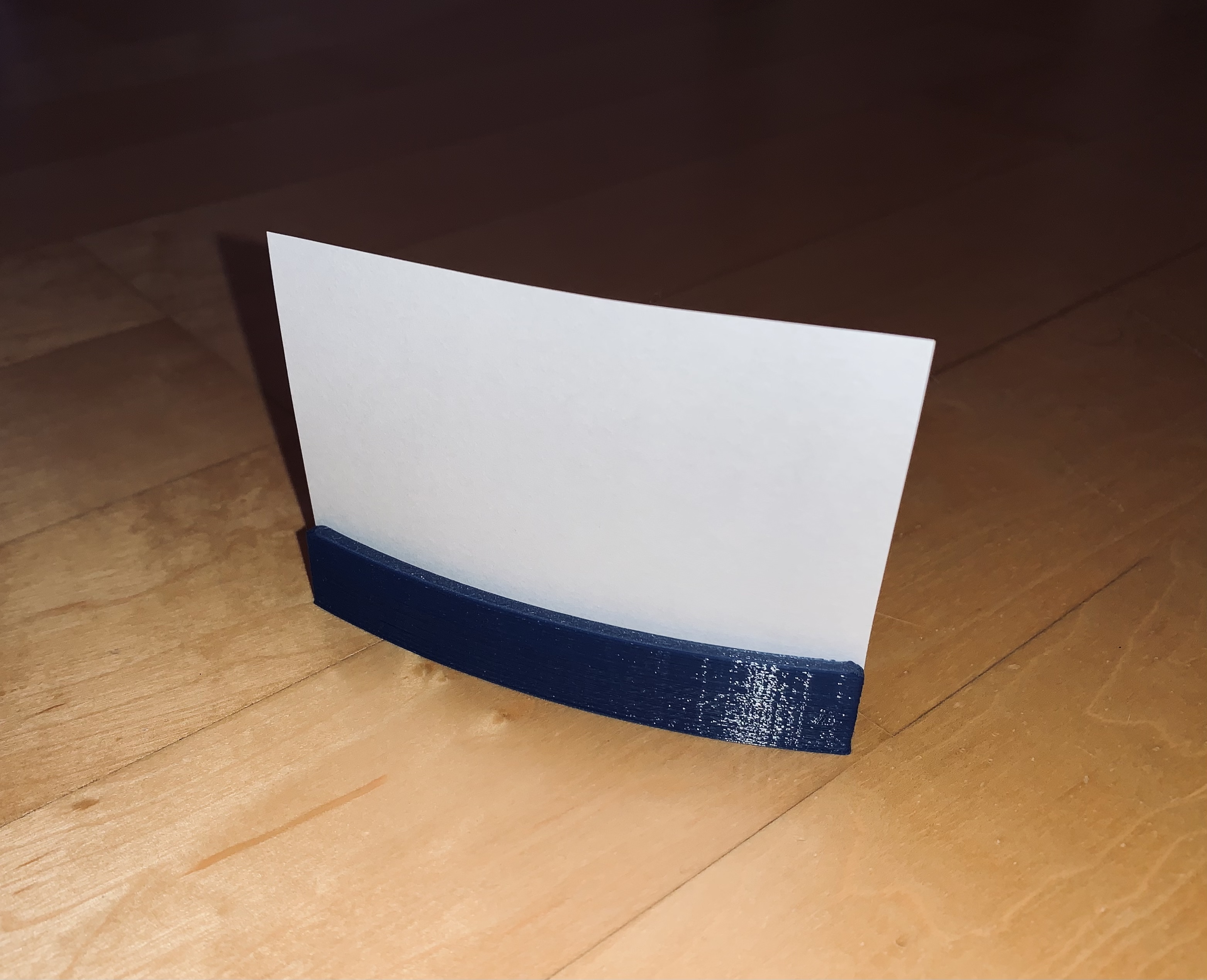 3D file Minimalistic curved single business card stand・Template to ...
