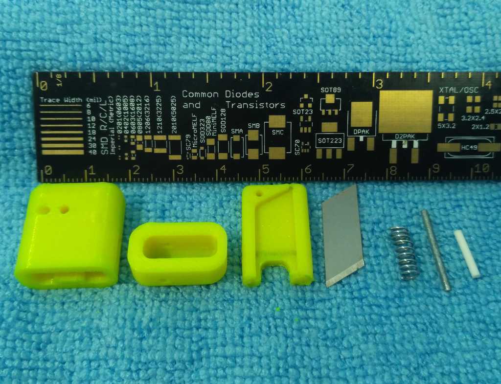 Free STL file Filament Cutter (18mm blade) 🪢・3D printer model to ...