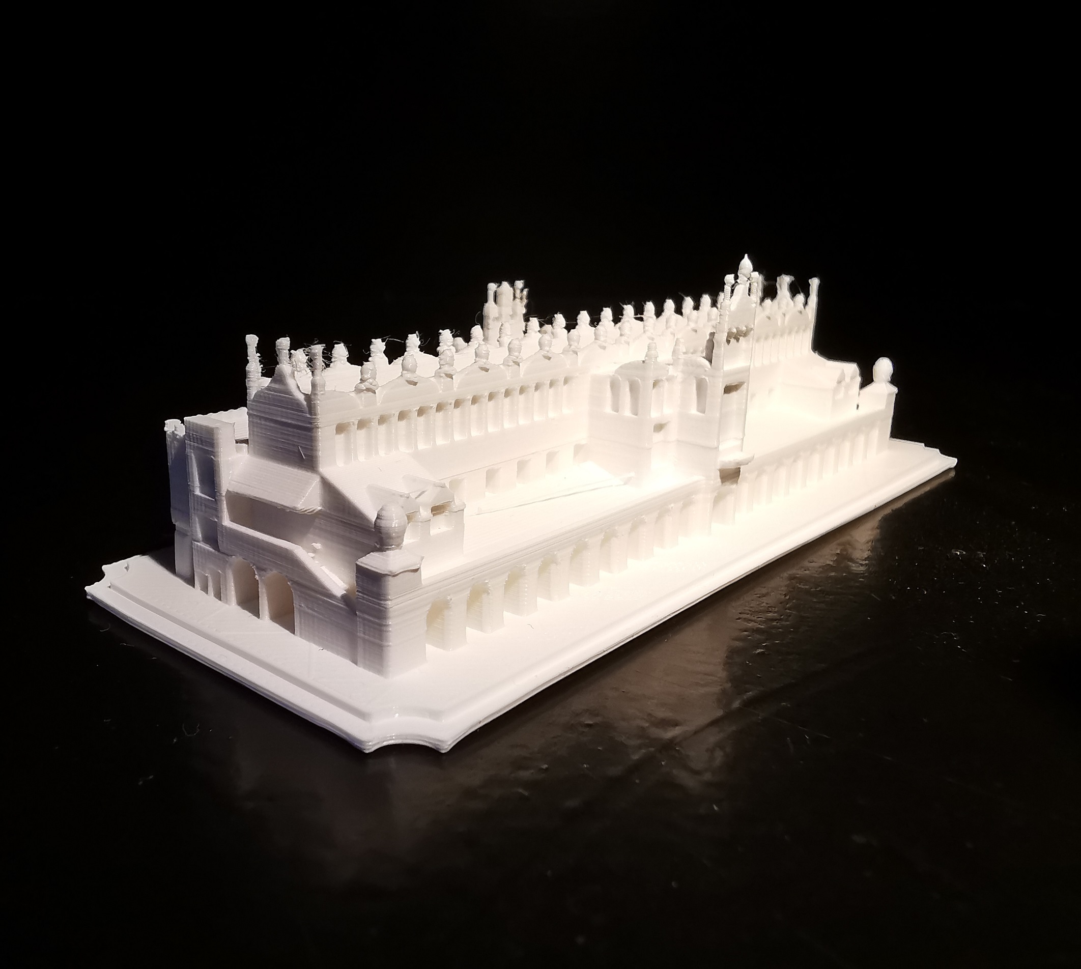 STL file Sukiennice - Kraków Cloth Hall 🇵🇱・3D printer design to ...