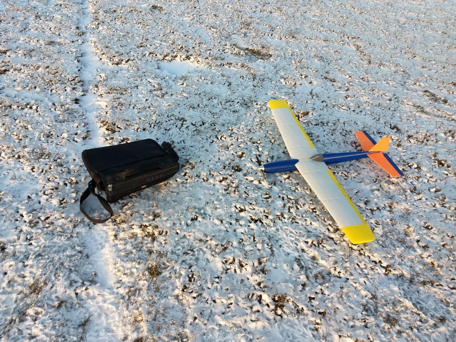 3D file Mooner - 900mm entry level R/C Electric SP400 pylon racer 🎚️・3D ...