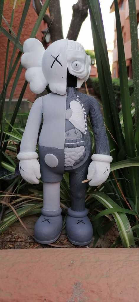 STL file flayed kaws arttoy 🎨・Template to download and 3D print・Cults