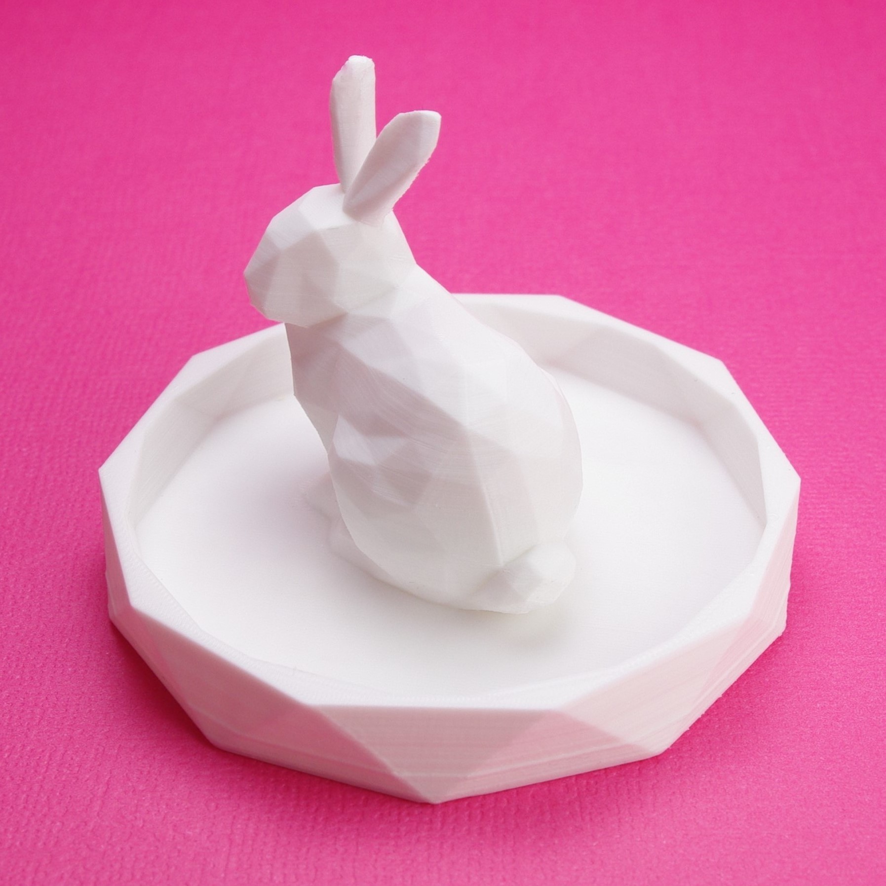 STL file Lowpoly Rabbit Geometric Ring Dish・Design to download and 3D ...