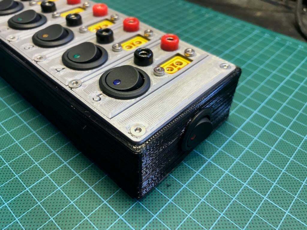 Free STL file RC Power Distribution Box・3D print object to download・Cults