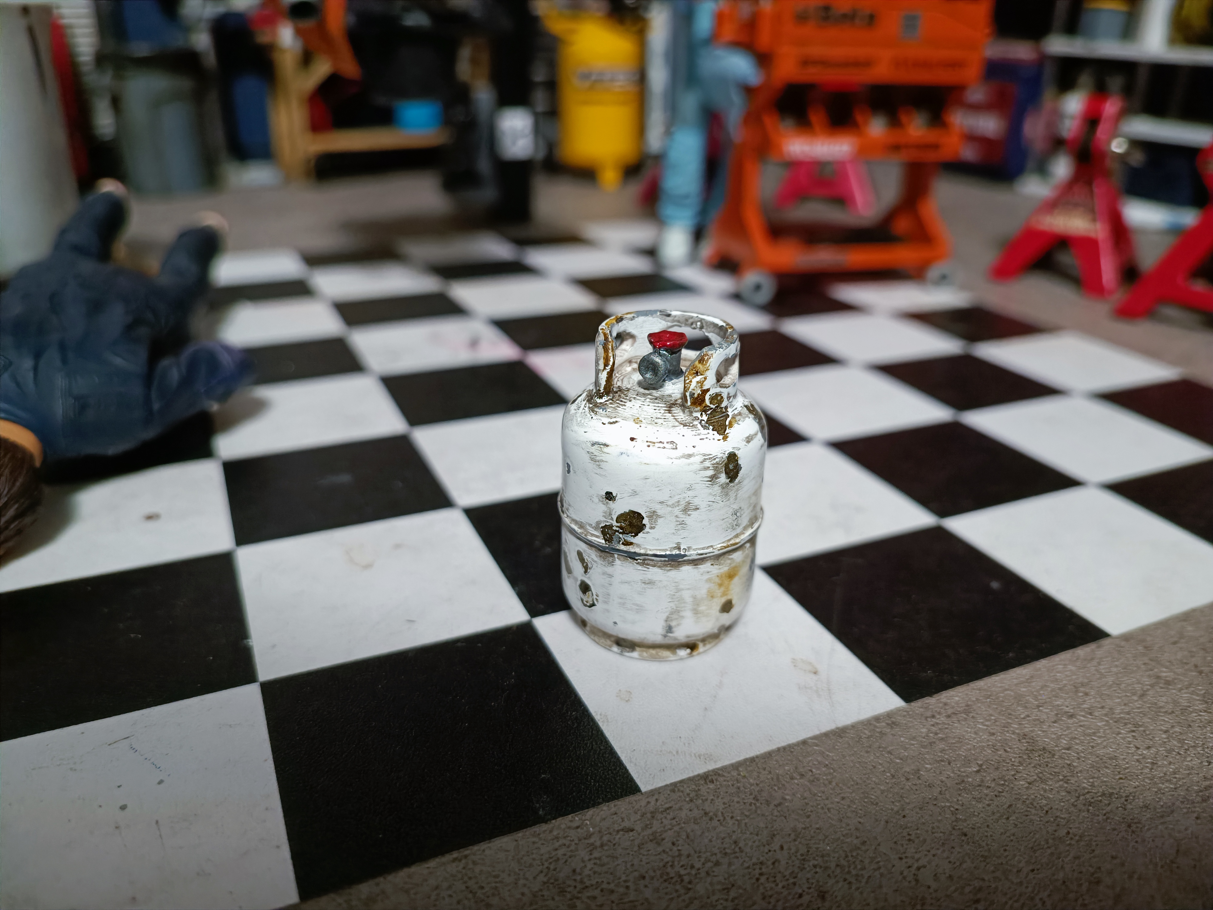 Free STL file scaled propane tank for diorama, scale garage or rc ...