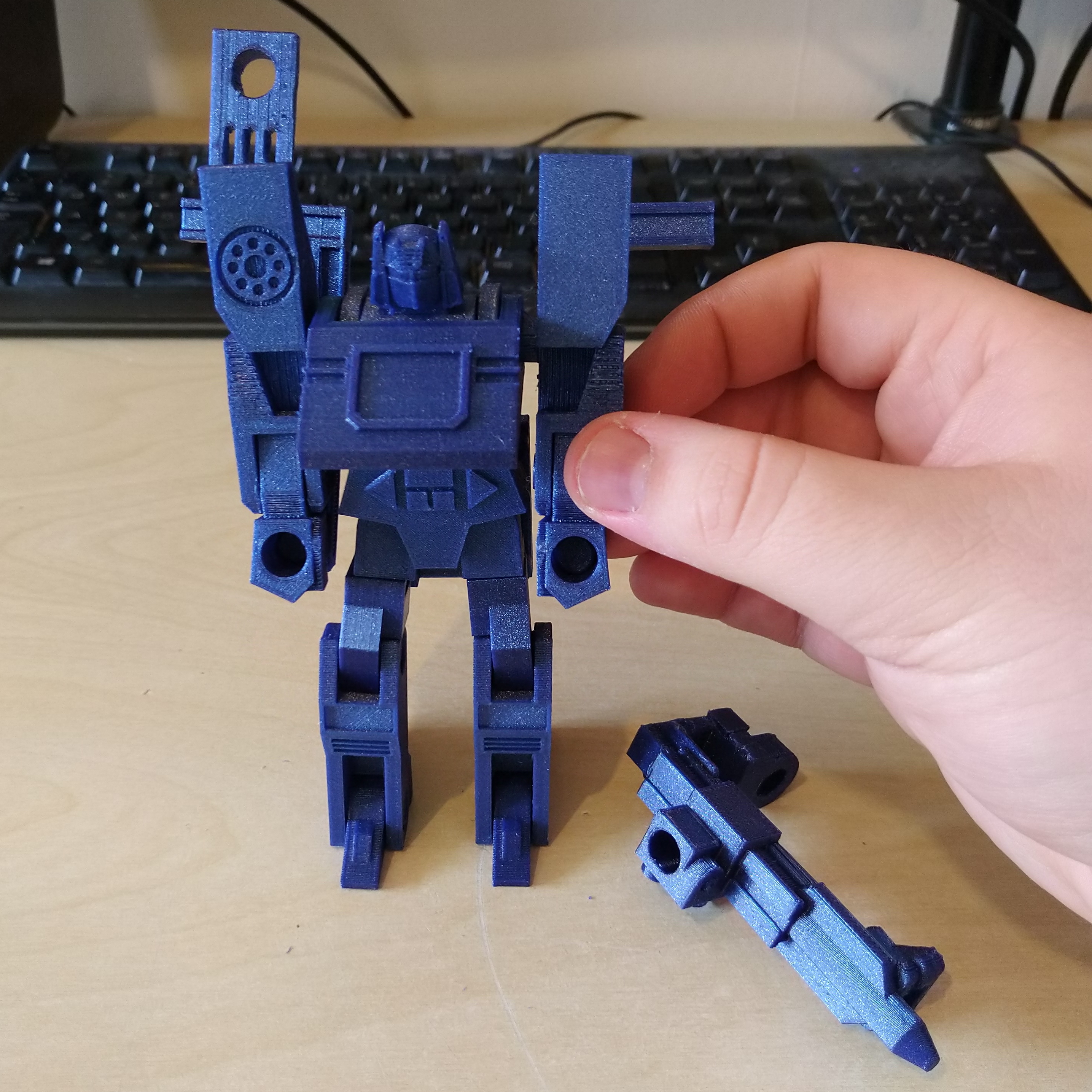 3D printer 3D Printer Transforming Figure (Soundwave) • made with ...