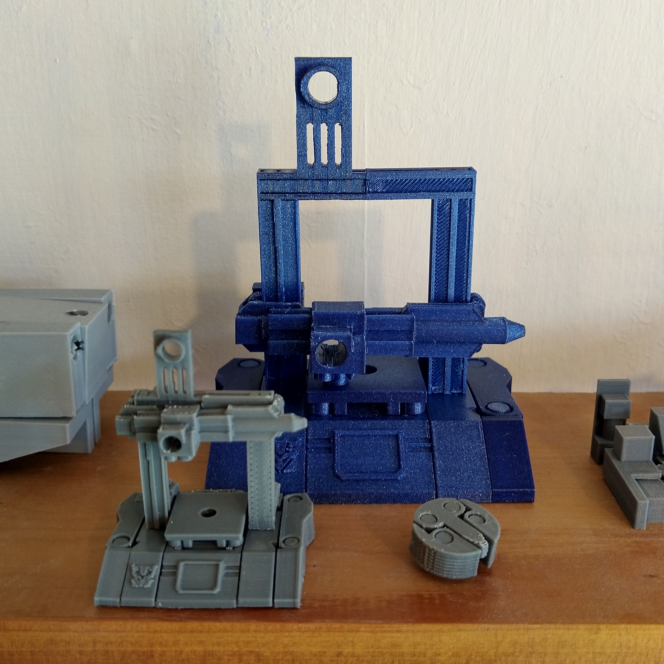 3D printer 3D Printer Transforming Figure (Soundwave) • made with ...