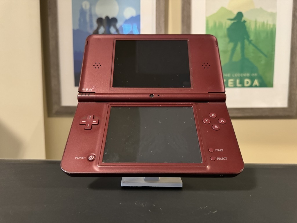 Free 3D file Nintendo DSi XL Display Stand・3D printer model to download ...