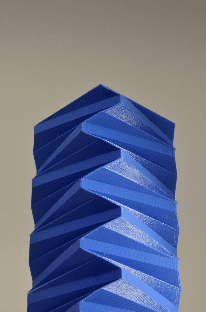 Free 3D file Twisted Squares 🏗️・Object to download and to 3D print・Cults