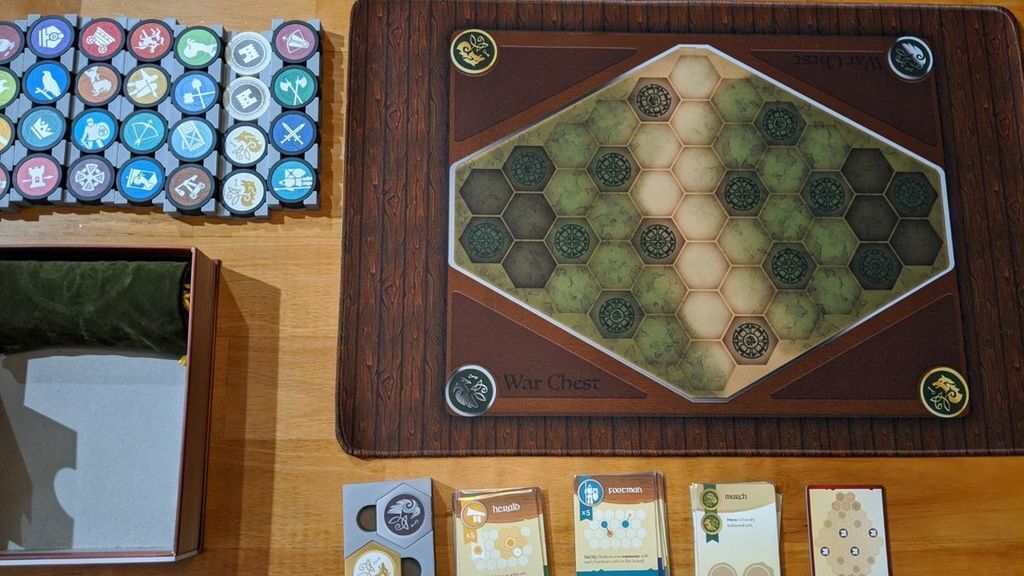 Free STL file War chest with noblity and siege in one box (sort of)・3D ...