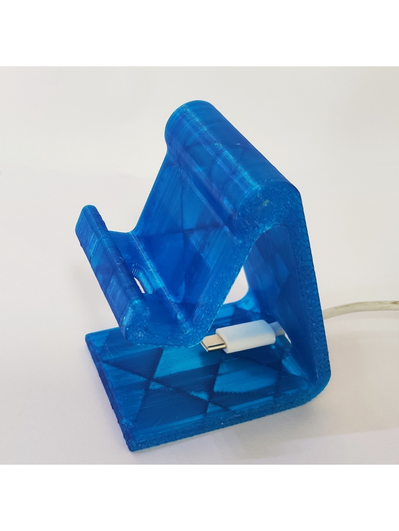 STL file cell phone holder with charger・3D print design to download・Cults