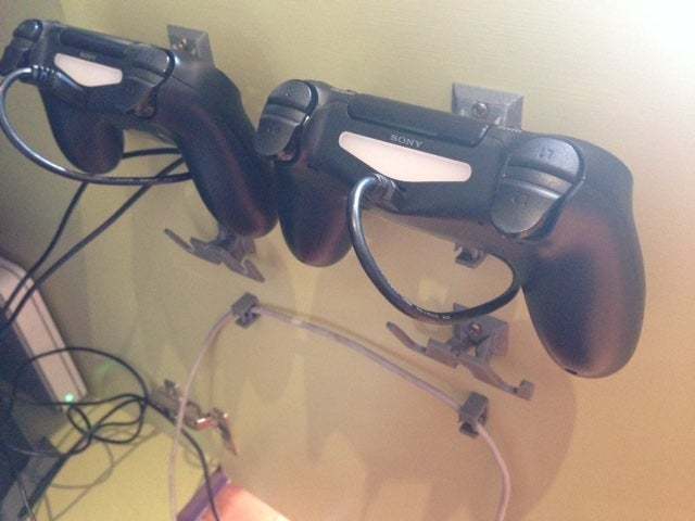 Download free STL file ps4 dualshock 4 controller wall mount holder ...