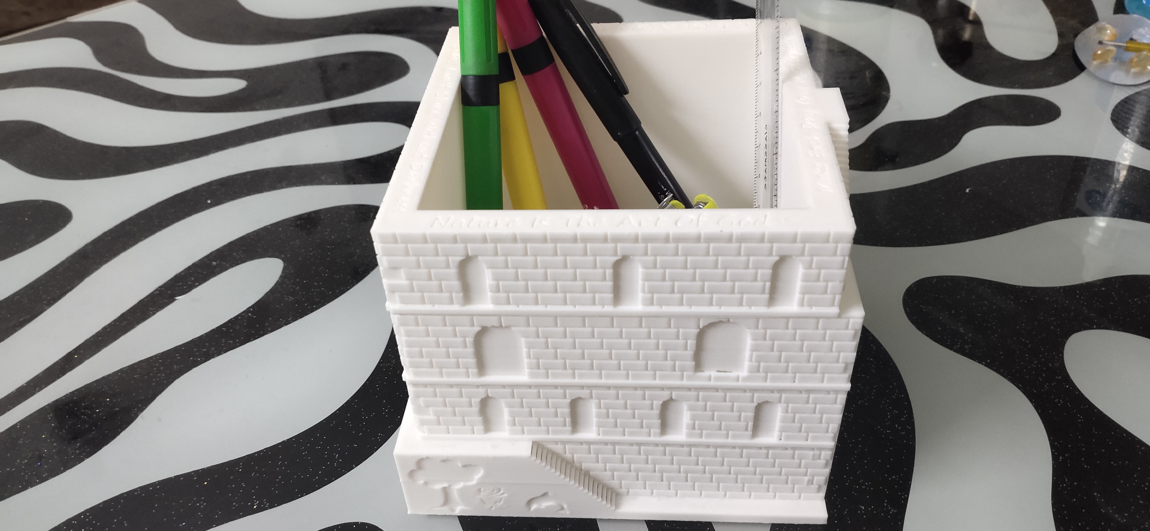 STL file Plant and desk pot 🌿・3D print design to download・Cults