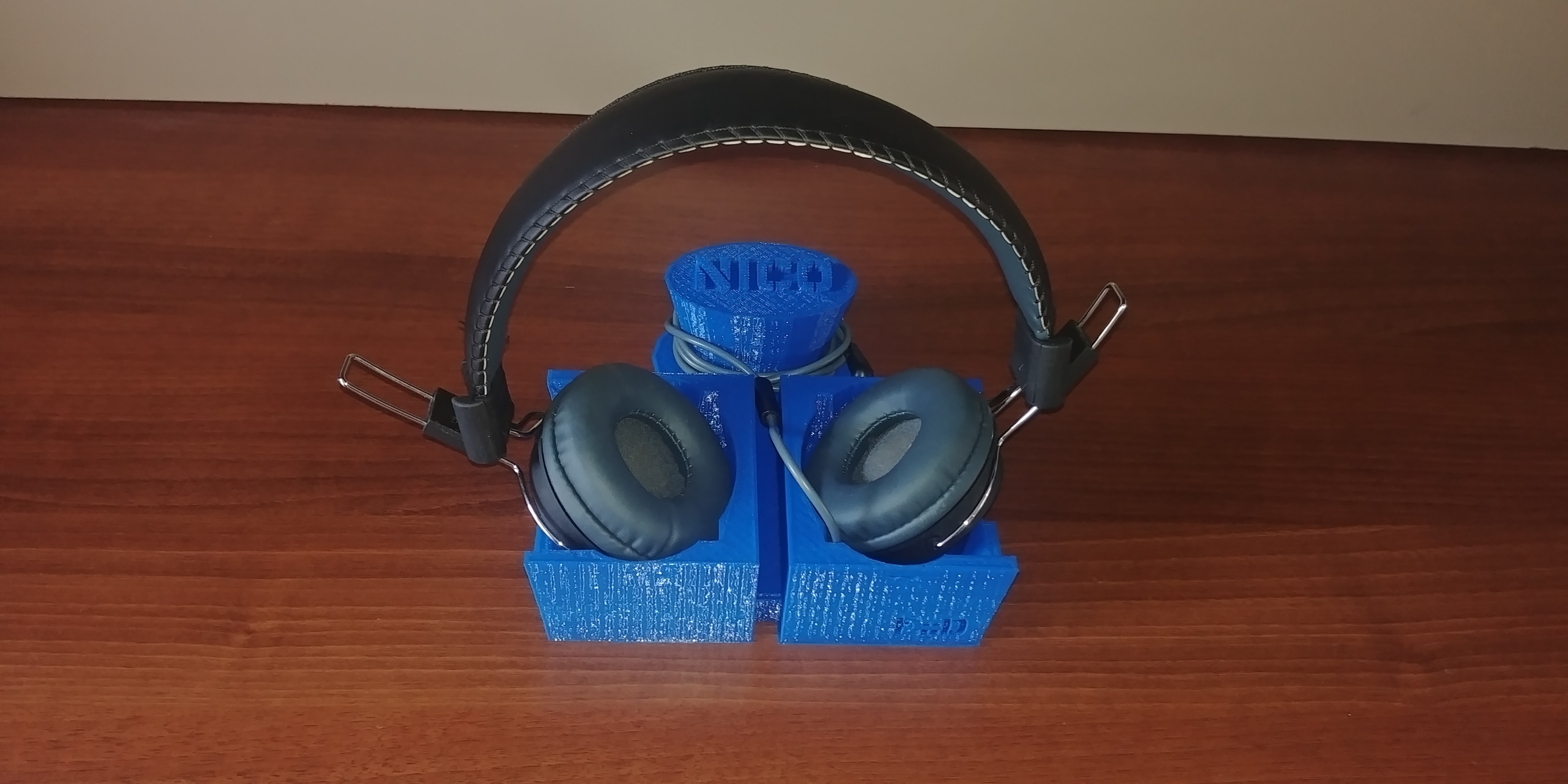 Free STL file Universal Headphones Stand 3D Model・Template to download ...