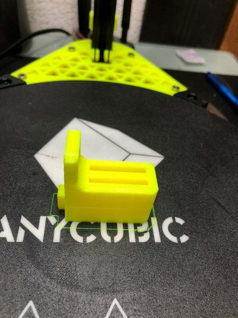 Free STL file SD Card Holder 2020・3D print object to download・Cults