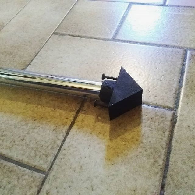 STL file Corner bracket for tube support diam. 20 mm・3D print design to ...